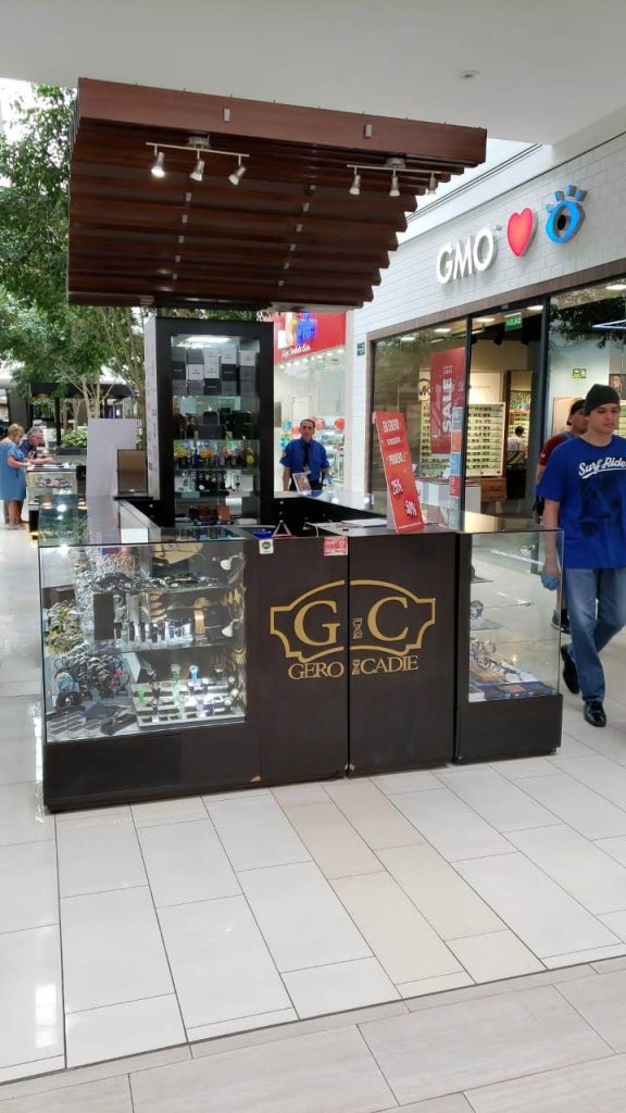 Construcción de islas comerciales -Stands Creativa-Quito Ecuador